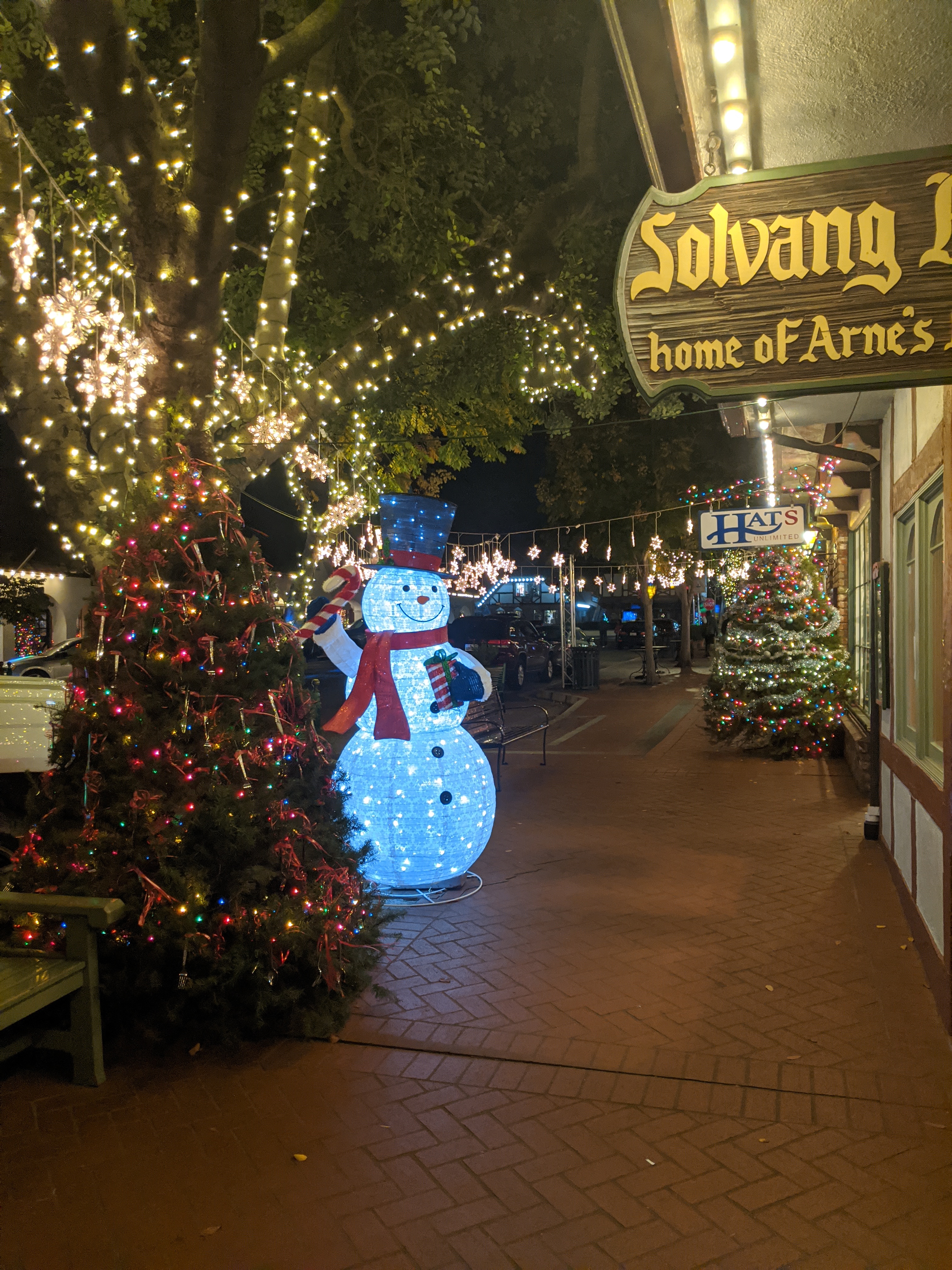 Christmas Time in Solvang – Traveling Tiongsons